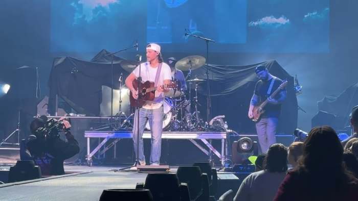 50 Best Songs About Christian Love - HubPages
