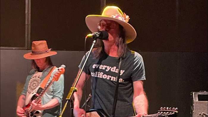 50 Best Bands Like Brian Jonestown Massacre - HubPages