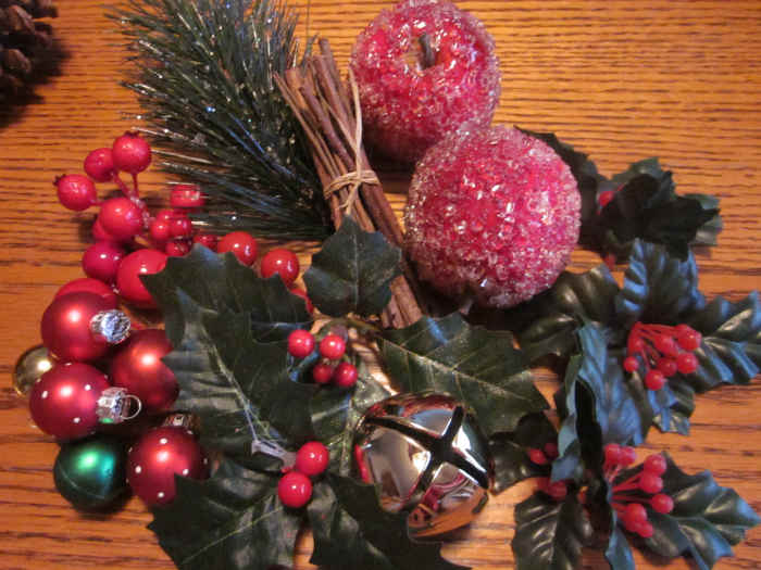 Christmas Baskets With Evergreen Boughs - HubPages