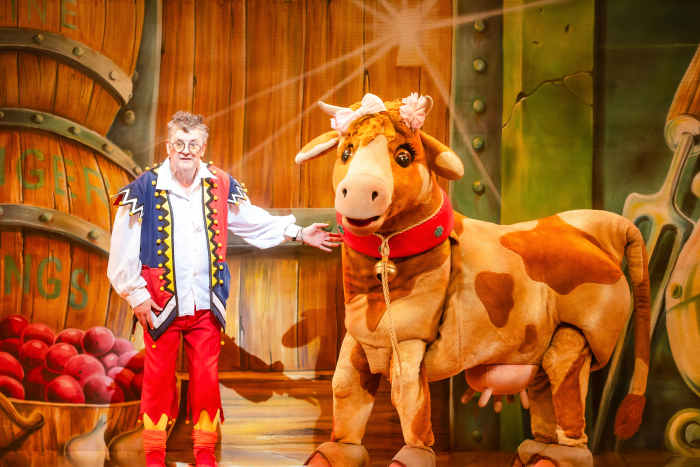 Jack And The Beanstalk Pantomime Review at New Wimbledon Theatre - HubPages
