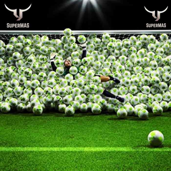 Top 10 Most Famous Football Players of All Times - HubPages