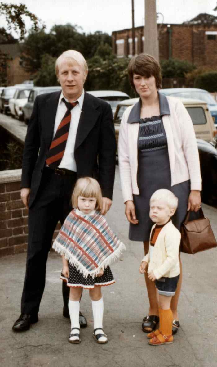 Stay at Home Mom or Working Mom? The choice of a Working Class Mum ...