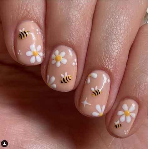 35+ Easy Spring Nail Design Ideas You'll Want to Copy - HubPages