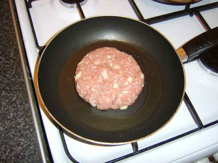 Homemade Burger Recipes: English Themed Burgers - HubPages