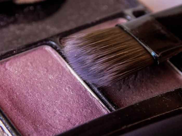 8 Essential Items for A Beginner's Makeup Kit - HubPages