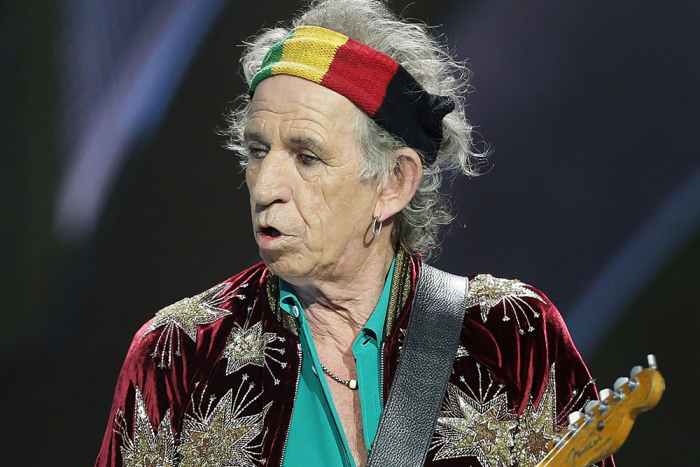 Male Singers Over Age 70 (and Still Going Strong!) - HubPages