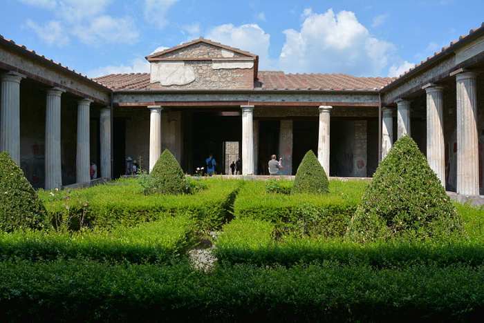 Insula, Domus, Villa. Three Types of Housing in Ancient Rome - HubPages