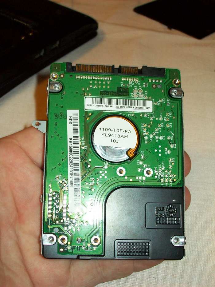 Replace Or Upgrade The Hard Drive In An Acer Aspire One D250 Netbook ...