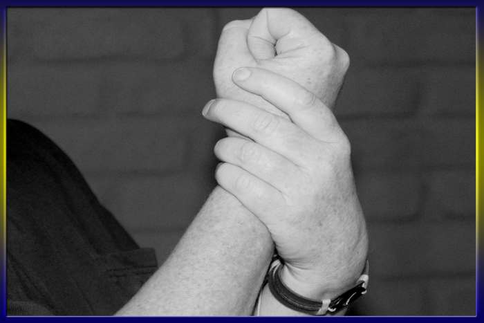 25 Hand Gestures from Around the World, A Photo Guide - HubPages