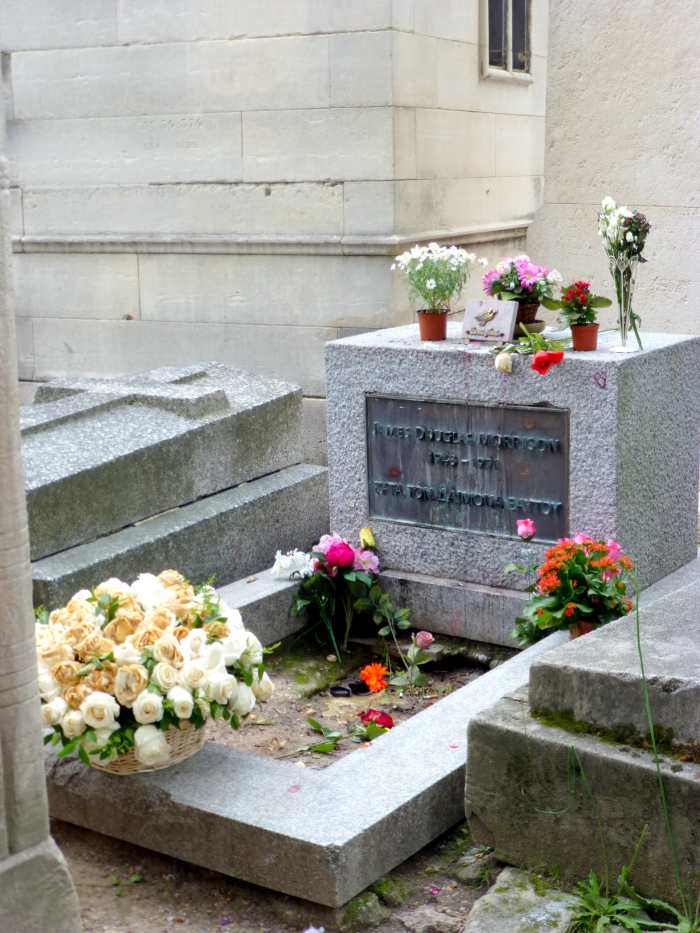 15 Famous People Buried at Père Lachaise Cemetery in Paris - HubPages