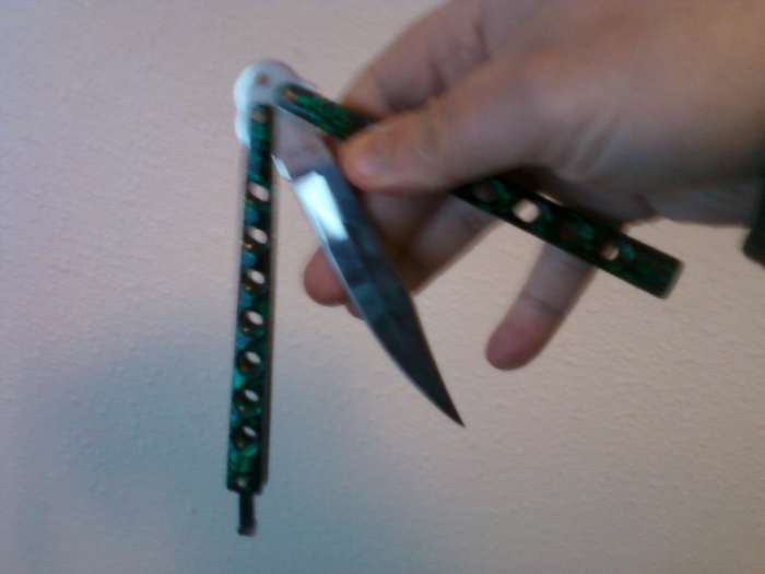 Balisong Butterfly Knife Basics - HubPages
