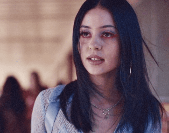 9 Signs You're Experiencing Hypomania (And How It's Different Than ...