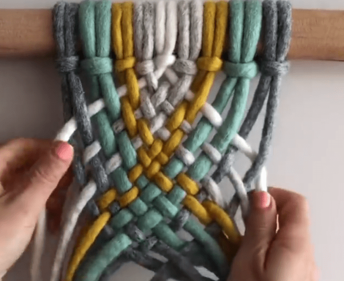 How to Make a Macramé Wall Hanging (With Step-by-Step Photos) - HubPages