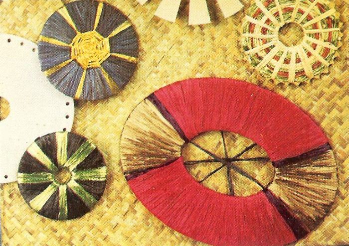 Raffia Craft Basics: How to Make a Simple Mat & Flowers - HubPages