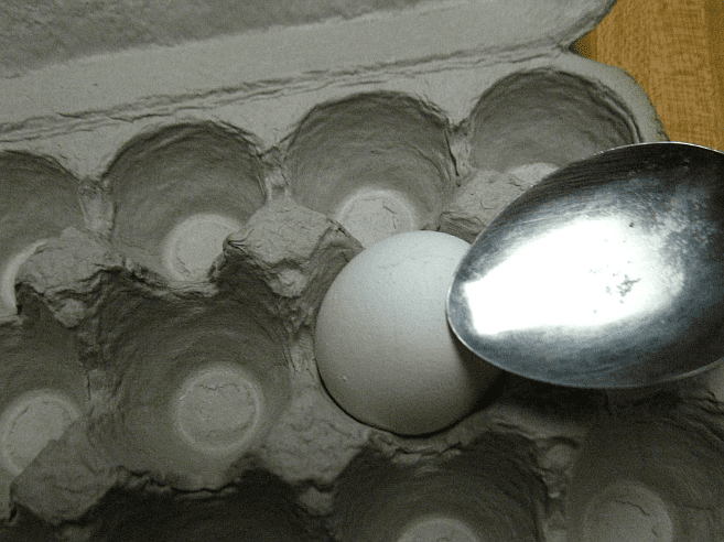 How to Make a Candle Using an Eggshell for a Mold - HubPages