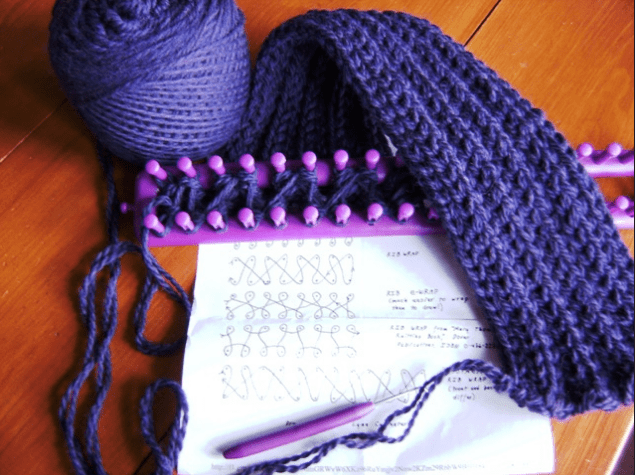 How to Get Started with Loom Knitting | Tutorials & Beginner Lessons ...
