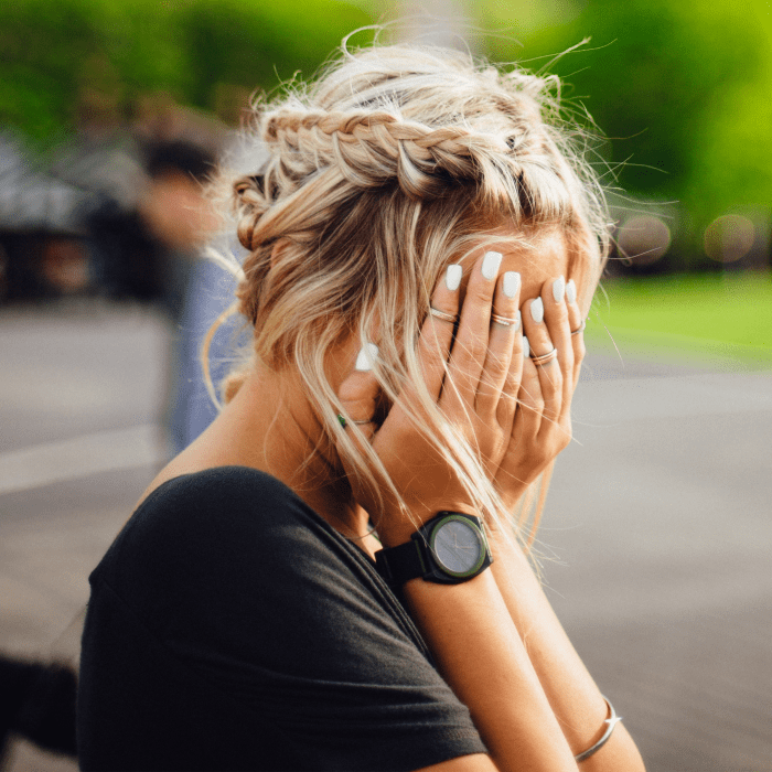 A Guide to Female Body Language - HubPages