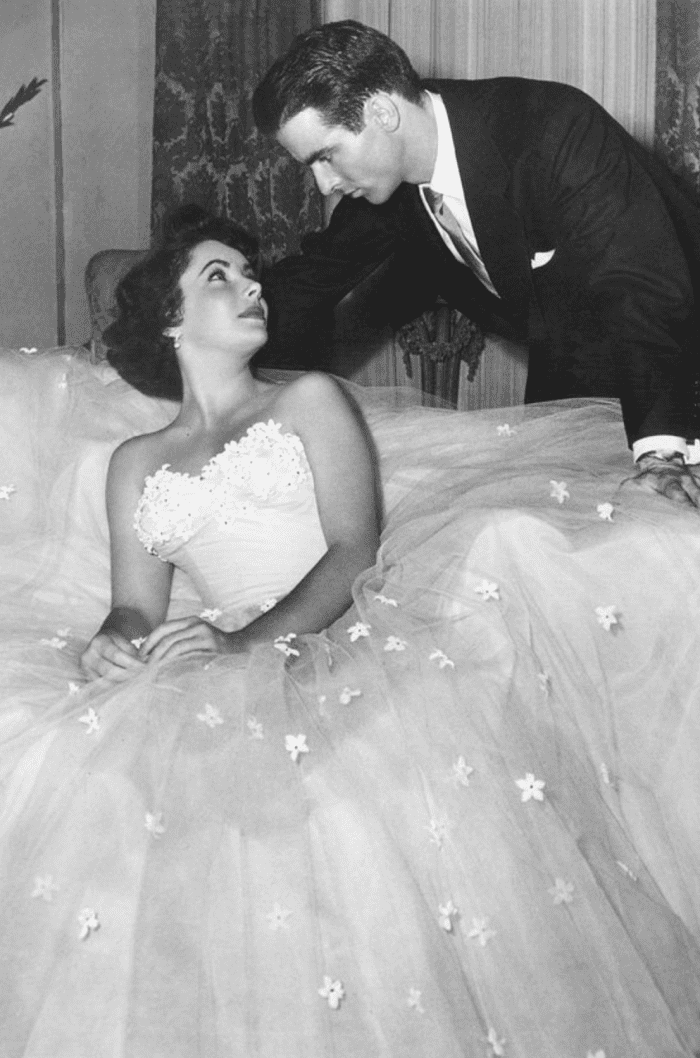 Top Ten White Movie Dresses & Costumes by Genre - HubPages