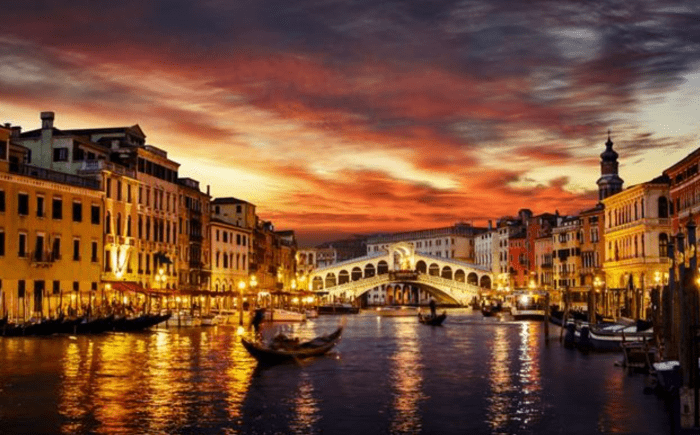 Top 10 Romantic Things To Do with Your Partner in Venice, Italy - HubPages