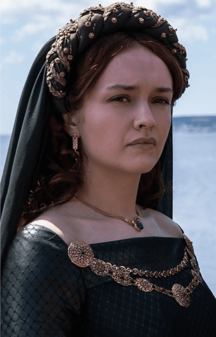 Alicent Hightower’s 7 Best Costumes From Season 1 of “House of the Dragon” - HubPages