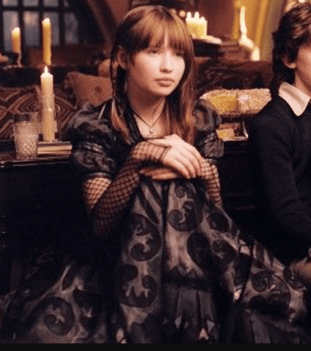 10 Best Violet Costumes in Fantasy/Sci-Fi Movies - ReelRundown