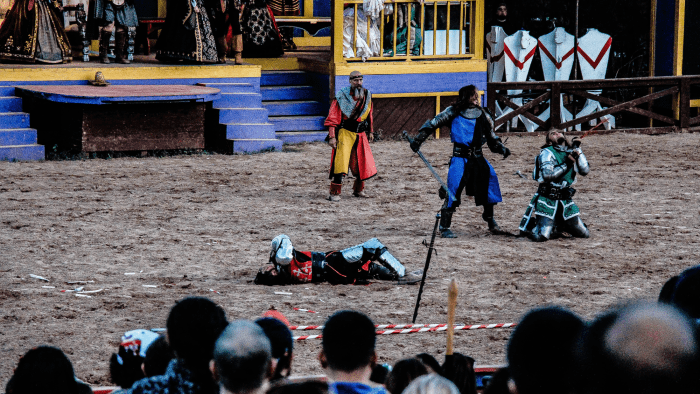 How to Make a Homemade Renaissance Outfit on a Budget - HubPages