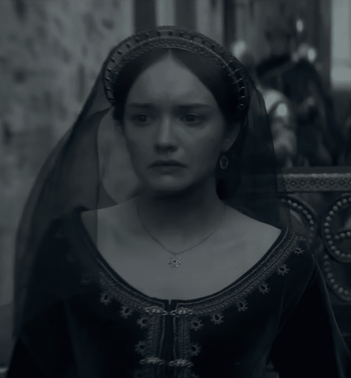 Alicent Hightower’s 5 Best Outfits From Season 2 of “house of the ...