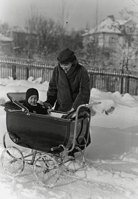 See How the Stroller Has Changed in 100 Years! - HubPages