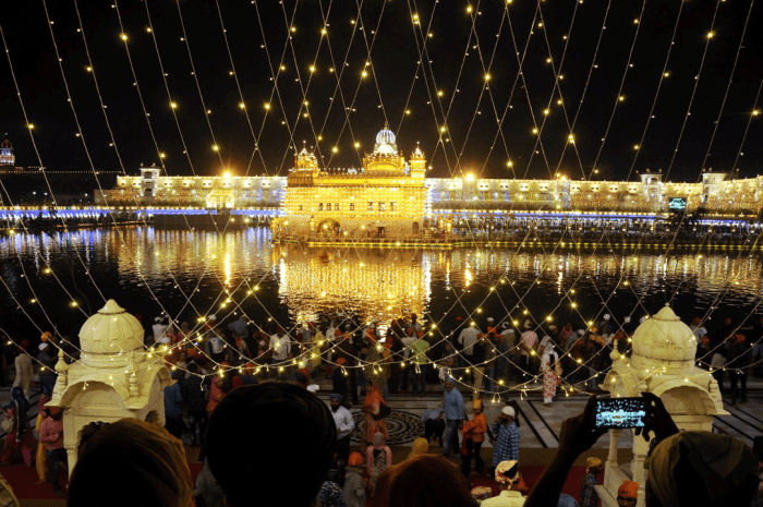 Significance of Diwali in Hindu, Sikh, Jain and Buddhist Religions ...
