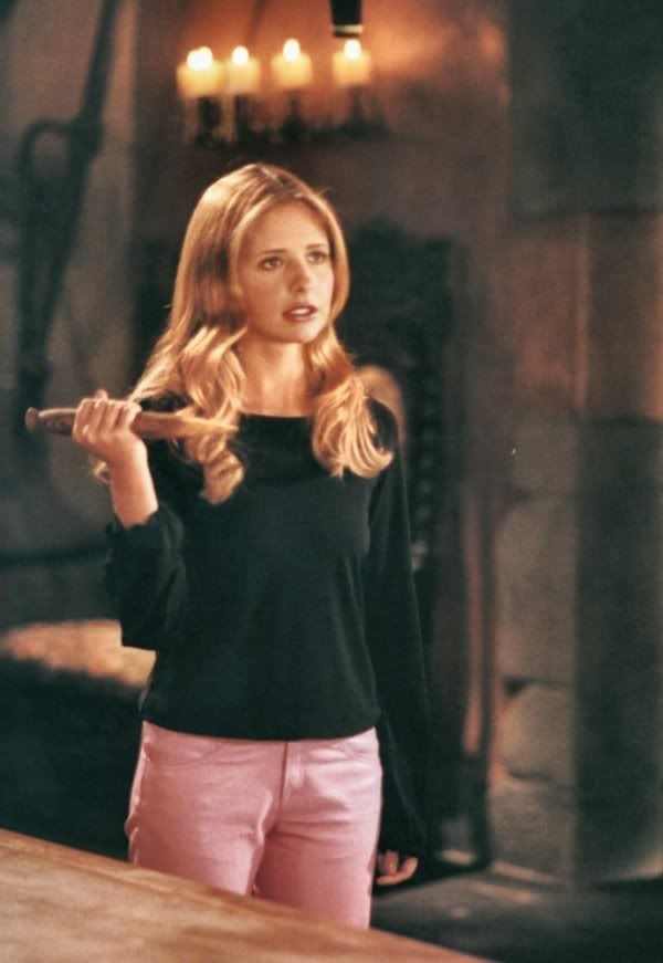 Buffy's Top 10 Outfits From "Buffy the Vampire Slayer" - ReelRundown
