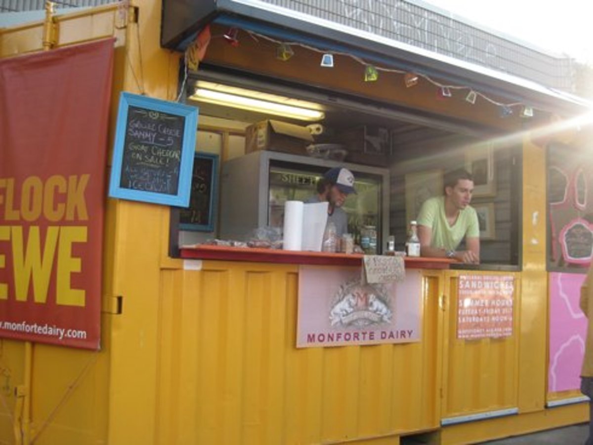 Pros and Cons of Building a Home Out of Shipping Containers - Dengarden