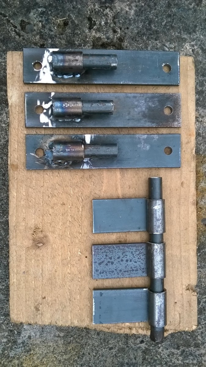 How to Build a Low-Maintenance Garden Storage Shed From Steel Cladding ...