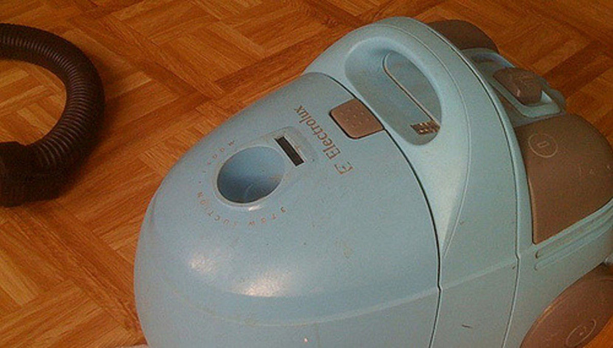 Shopping for a Vacuum Cleaner: Things You Need to Know - HubPages