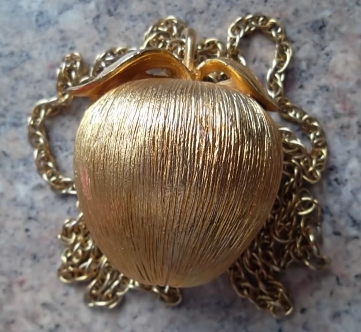 9 Best Flowers and Herbs for Pomanders - HubPages