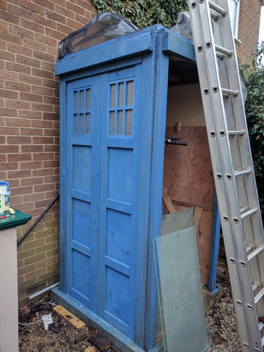 How I Built a TARDIS Shed - HobbyLark