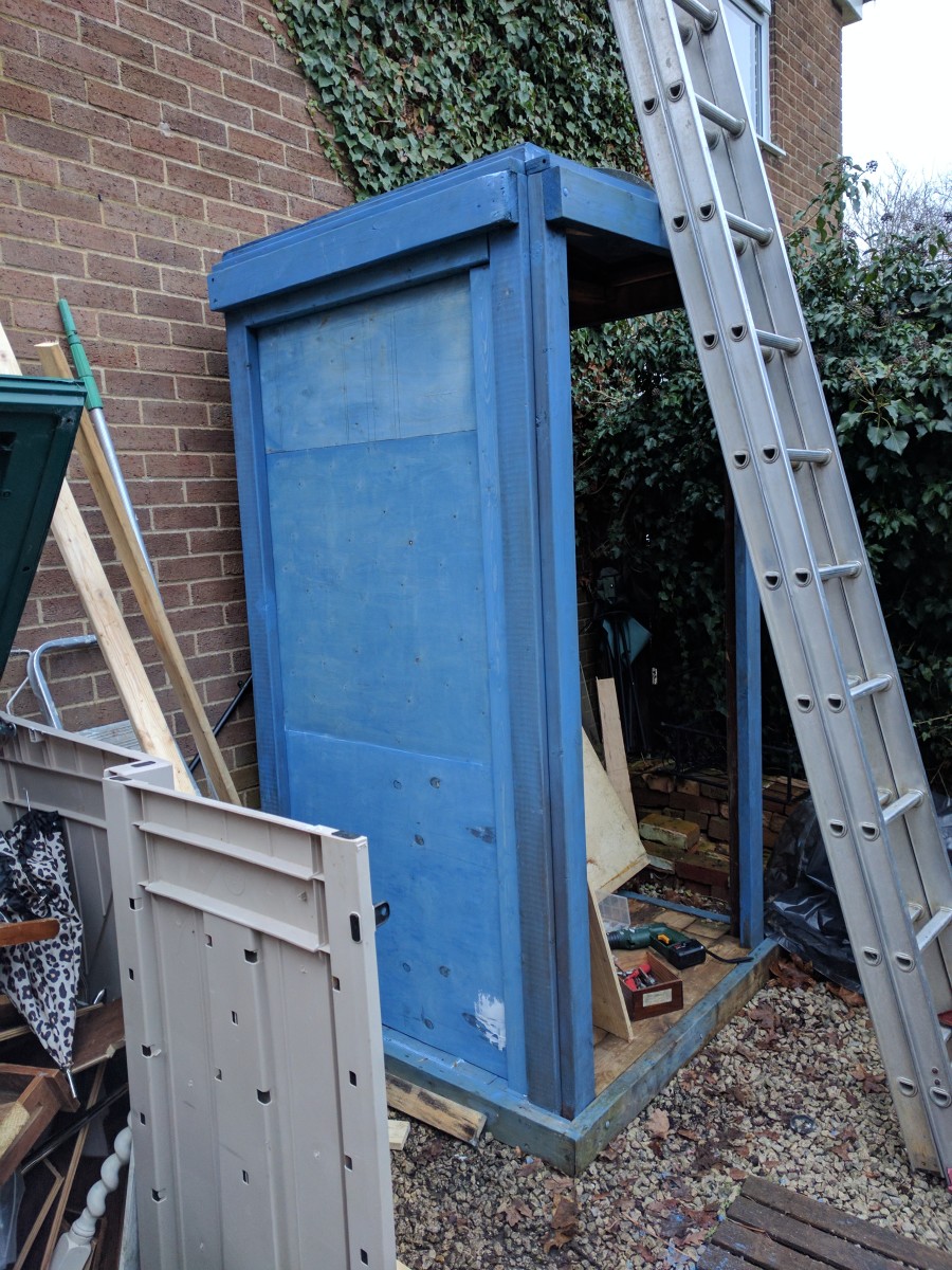 How I Built a TARDIS Shed - HobbyLark