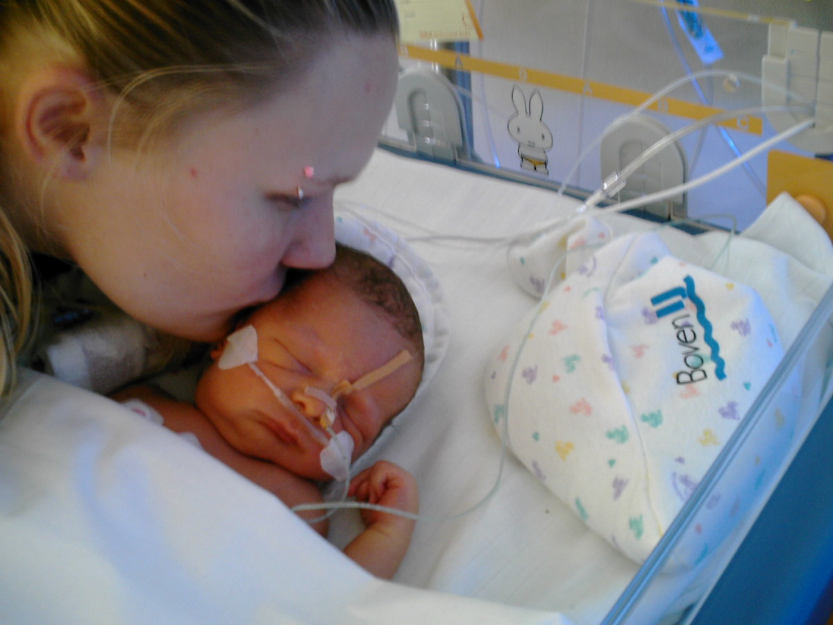 How to Survive in the NICU: 10 Expert Tips for Parents. - HubPages