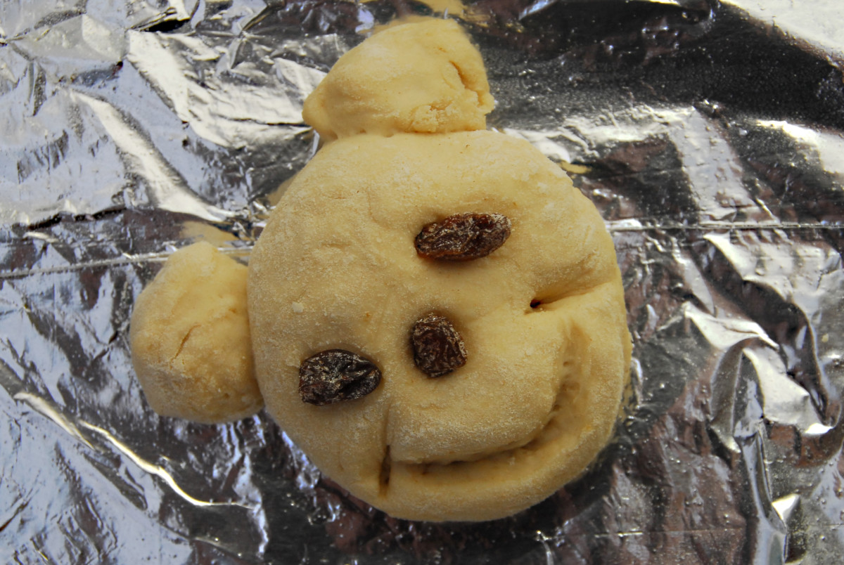 How to Bake Edible Bread Frogs With Bread Mix - Delishably