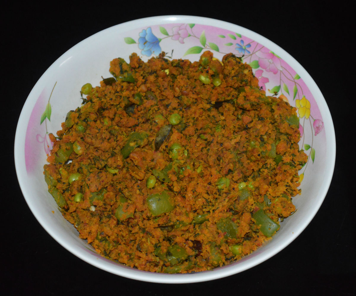 Green Coriander and Green Pea Patoli (Curry) Recipe - Delishably