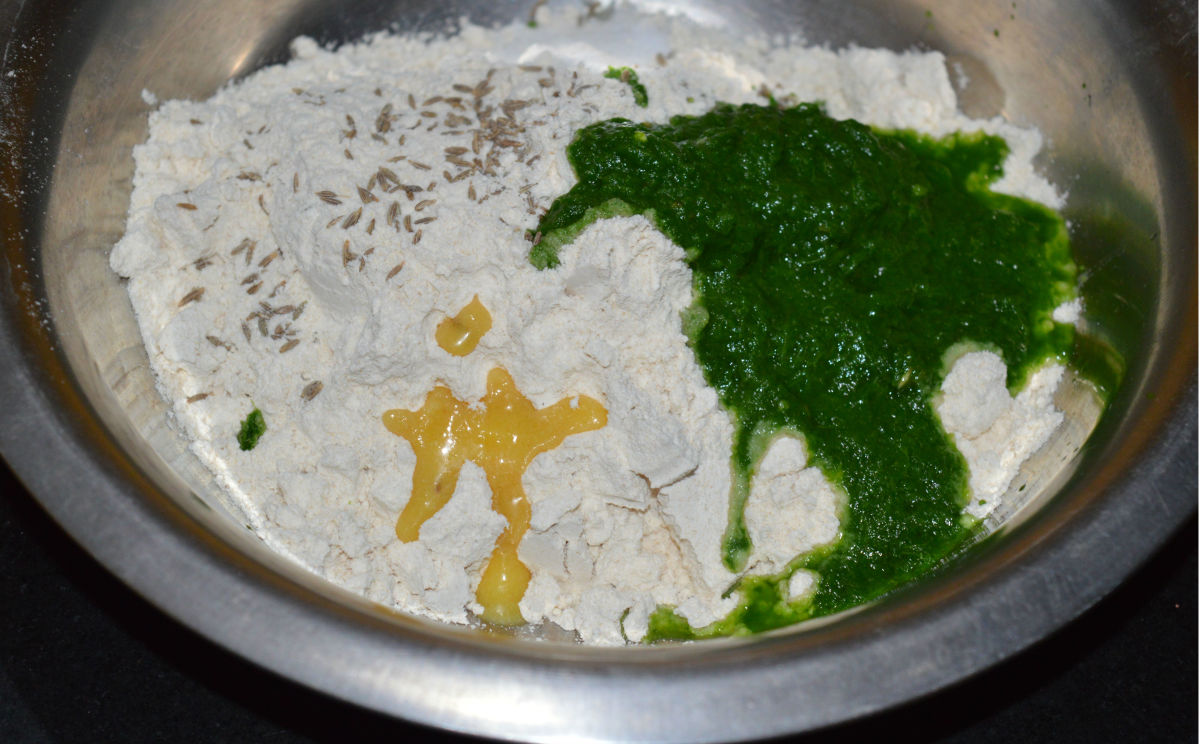 Palak (Spinach) Poori: Popular Indian Breakfast Recipe - HubPages