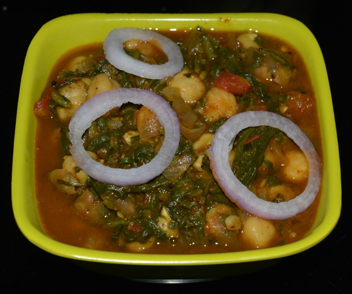 Spicy Spinach and Chickpea Curry Recipe (Palak Chole) - Delishably