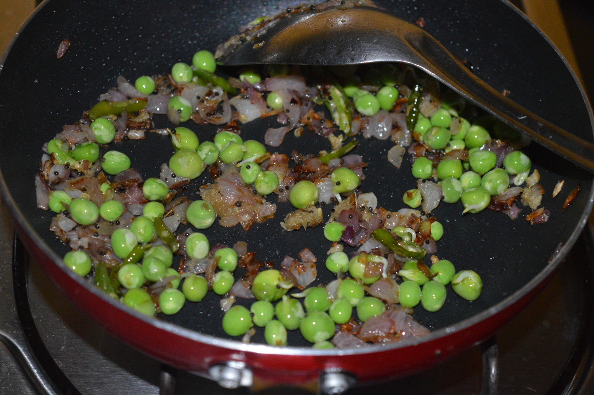 Sevai Tomato Bath (Vermicelli Tomato Upma): Indian Breakfast or Snack ...