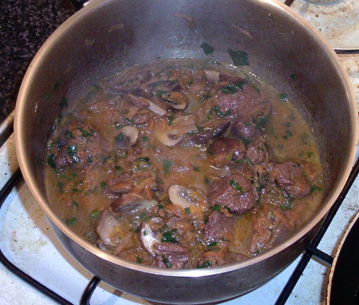 How to Make A Kangaroo Stew in a Giant Yorkshire Pudding - HubPages