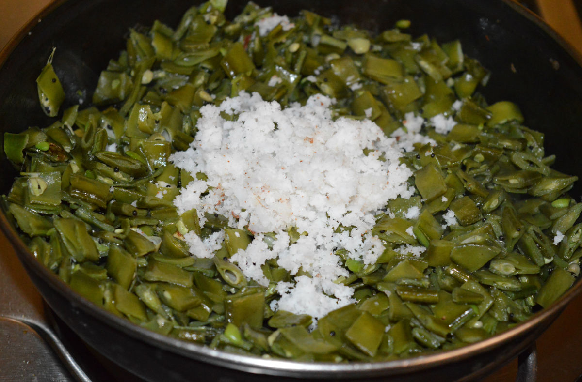 Chapparada Avarekai (Indian Broad Beans) Stir-Fry Recipe - Delishably