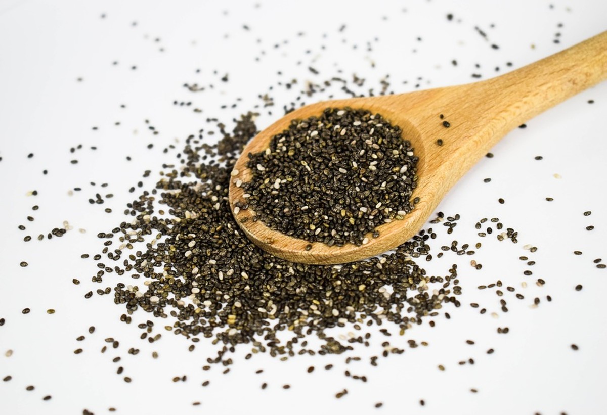 What's the Difference Between Flax and Chia? Comparing the Super Seeds ...