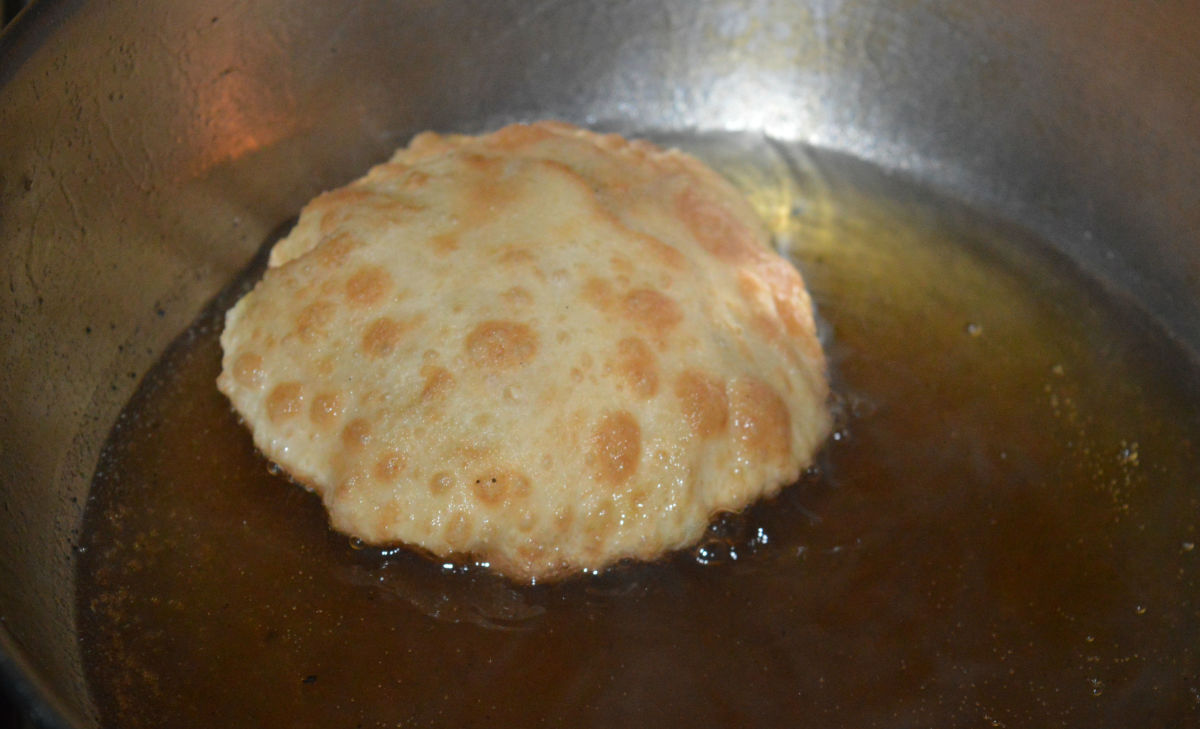 How to Make Potato-Stuffed Pooris for Snacks or Lunch Boxes - HubPages