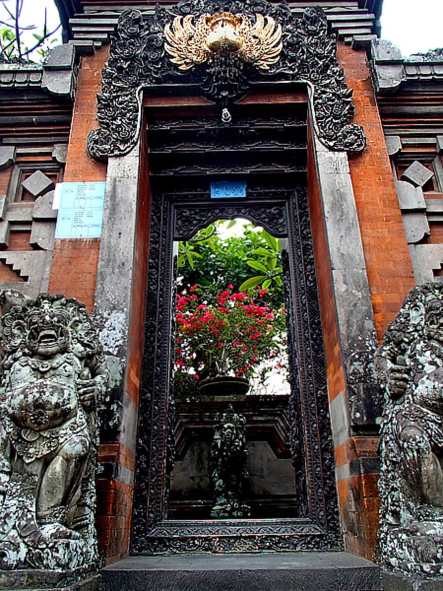 Balinese Architecture: Gates and Gardens - Owlcation