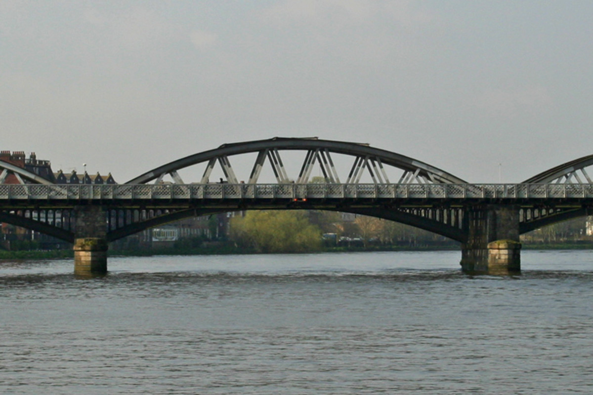 The 33 Bridges on the River Thames - HubPages