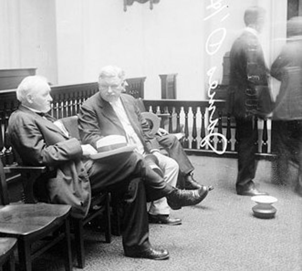 Spitting in America: Spittoons of Yesterday, a Photo Gallery - Owlcation