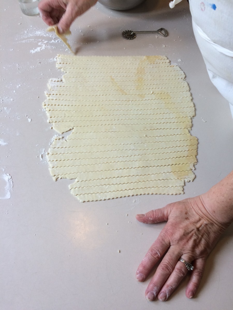 How to Lattice a Cherry Pie: Step-by-Step Photo Guide - HubPages